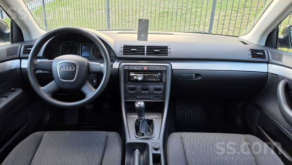 Audi A4 2006 in Valmiera on AUTOMOTO.COM.LV Black Audi A4 2006 in Valmiera, with an engine capacity of 2.00 L and mileage of 318 thousand km for 2200 €, photo 11 on AUTOMOTO.COM.LV