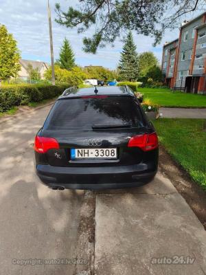 Black Audi A4 2006 in Riga, with an engine capacity of 2.00 L and mileage of 284 thousand km for 2300 €, photo  on AUTOMOTO.COM.LV