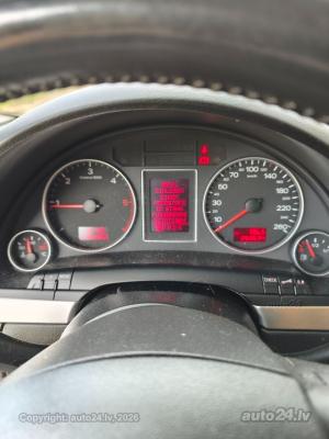 Black Audi A4 2006 in Riga, with an engine capacity of 2.00 L and mileage of 284 thousand km for 2300 €, photo 4 on AUTOMOTO.COM.LV