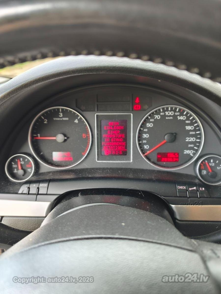Black Audi A4 2006 in Riga, with an engine capacity of 2.00 L and mileage of 284 thousand km for 2300 €, photo 4 on AUTOMOTO.COM.LV