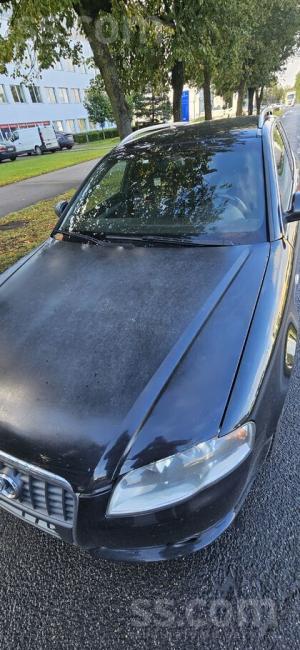 Black Audi A4 2006 in Riga, with an engine capacity of 3.00 L and mileage of 320 thousand km for 4200 €, photo 13 on AUTOMOTO.COM.LV