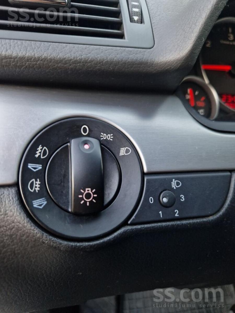 Melns Audi A4 2006 Bauska, ar dzinēja tilpumu 2.00 L un nobraukumu 421 tūkst. km par 2350 €, foto 23 vietnē AUTOMOTO.COM.LV