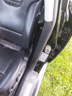 Black Audi A4 2006 in Riga, with an engine capacity of 2.00 L and mileage of 362 thousand km for 3550 €, photo 10 on AUTOMOTO.COM.LV