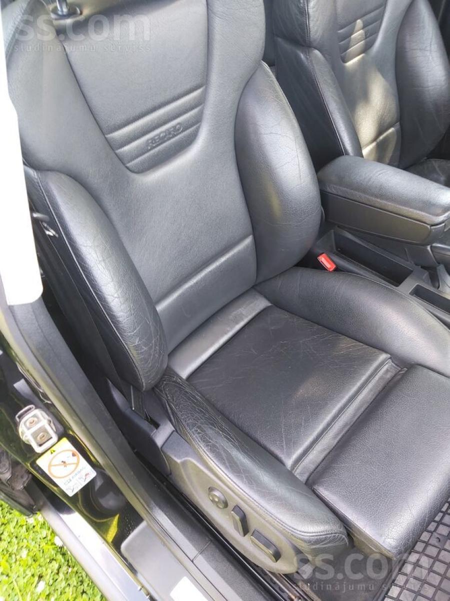 Black Audi A4 2006 in Riga, with an engine capacity of 2.00 L and mileage of 362 thousand km for 3550 €, photo 12 on AUTOMOTO.COM.LV