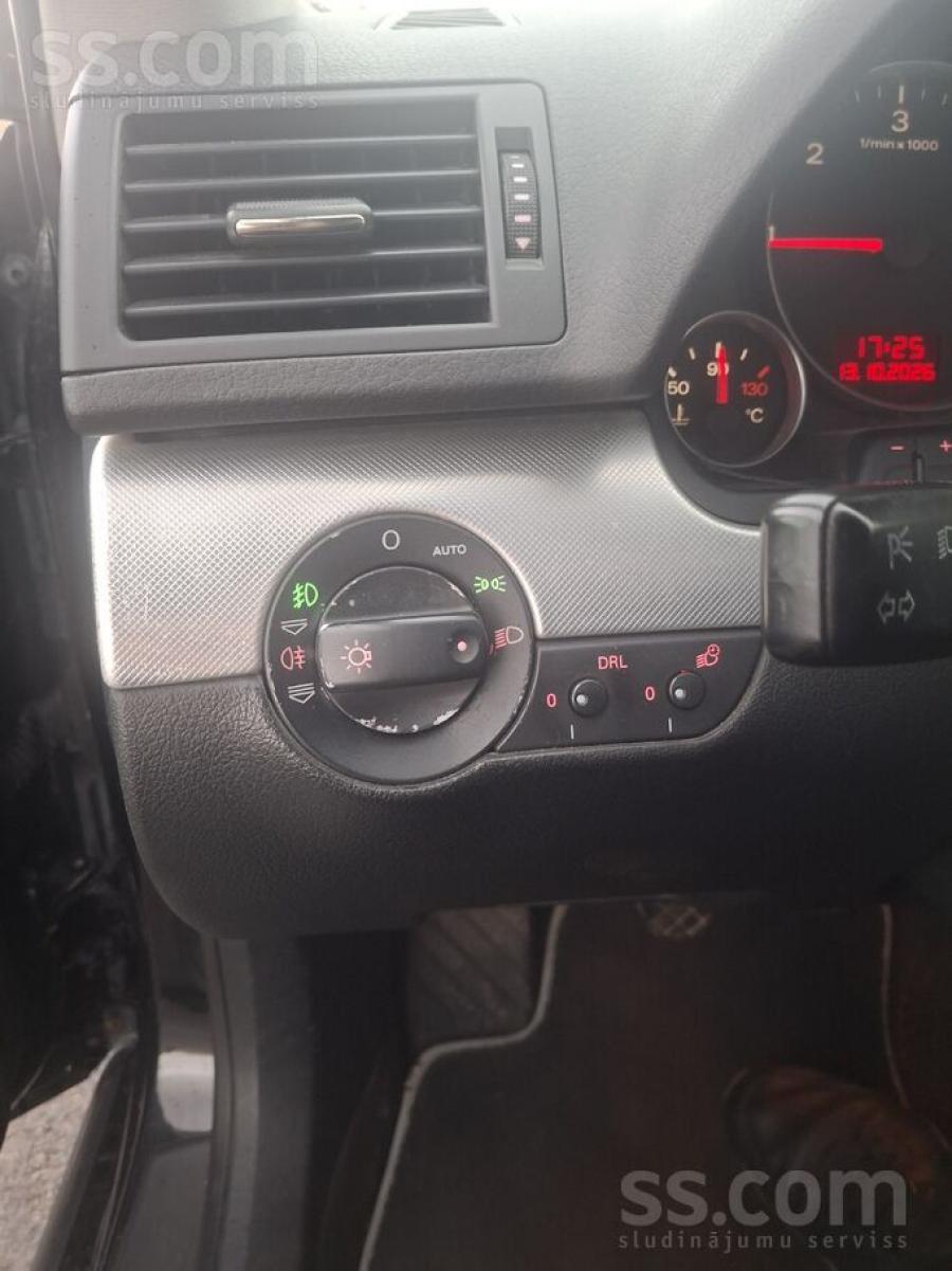 Black Audi A4 2006 in Bauska, with an engine capacity of 2.00 L and mileage of 319 thousand km for 2950 €, photo 15 on AUTOMOTO.COM.LV