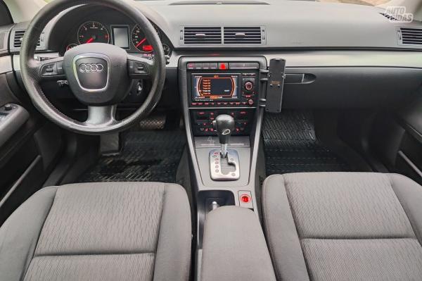 Audi A4 2006 Viļņa vietnē Melns Audi A4 2006 Viļņa, ar dzinēja tilpumu 2.00 L un nobraukumu 353 tūkst. km par 1800 €, foto 8 vietnē AUTOMOTO.COM.LV