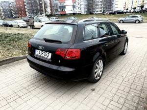 Black Audi A4 2007 in Jonava, with an engine capacity of 2.00 L and mileage of 285 thousand km for 2800 €, photo 5 on AUTOMOTO.COM.LV