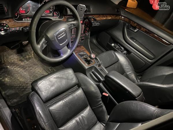 Melns Audi A4 2007 Viļņa, ar dzinēja tilpumu 2.00 L un nobraukumu 370 tūkst. km par 3700 €, foto 4 vietnē AUTOMOTO.COM.LV