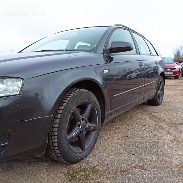 Melns Audi A4 2007 Daugavpils, ar dzinēja tilpumu 1.90 L un nobraukumu 0 tūkst. km par 2500 €, foto 9 vietnē AUTOMOTO.COM.LV