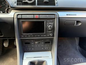 Black Audi A4 2007 in Riga, with an engine capacity of 3.00 L and mileage of 356 thousand km for 3800 €, photo 9 on AUTOMOTO.COM.LV