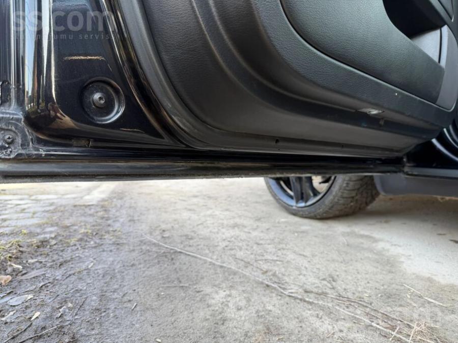 Black Audi A4 2007 in Bauska, with an engine capacity of 3.00 L and mileage of 280 thousand km for 5500 €, photo 13 on AUTOMOTO.COM.LV
