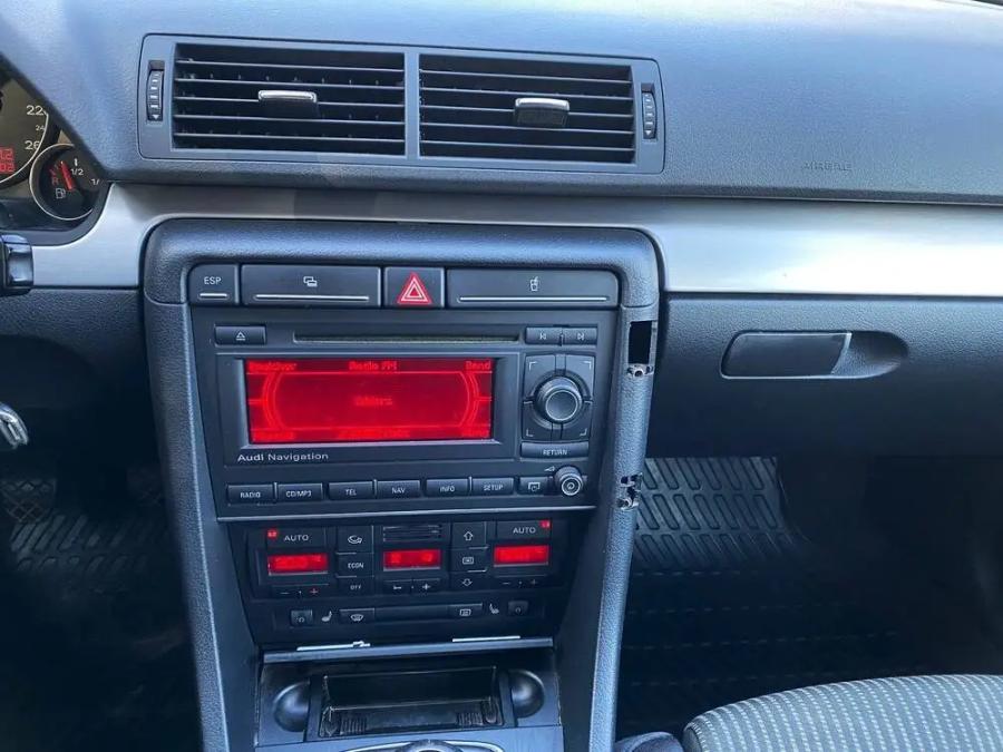Black Audi A4 2007 in Cesis, with an engine capacity of 2.00 L and mileage of 262 thousand km for 3699 €, photo 17 on AUTOMOTO.COM.LV