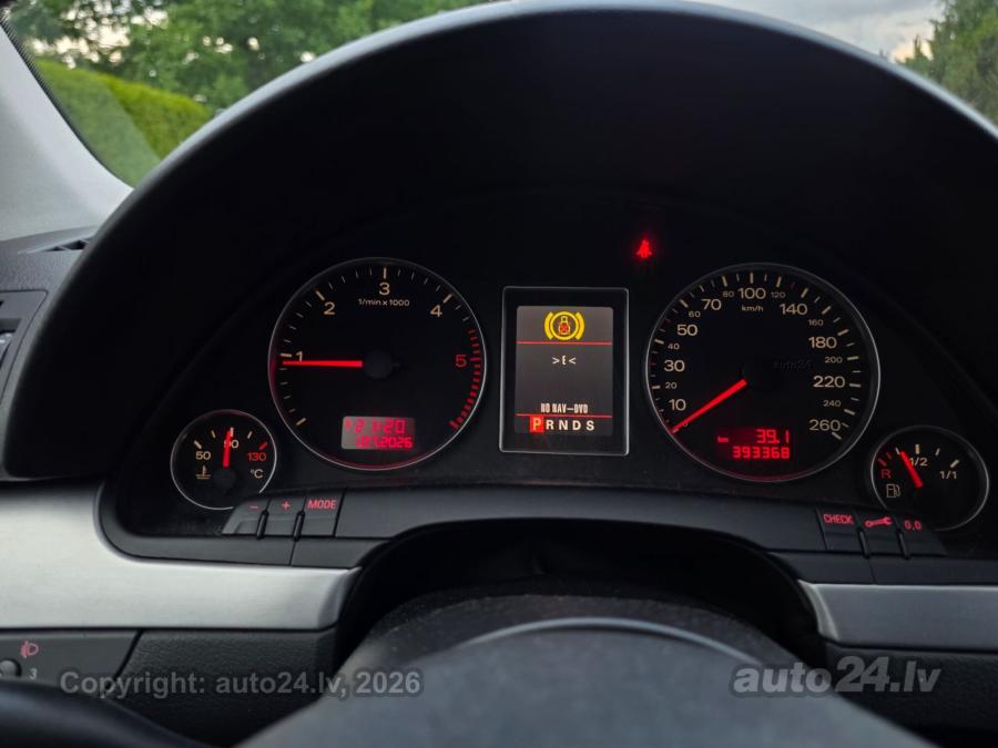 Black Audi A4 2007 in Tallinn, with an engine capacity of 2.00 L and mileage of 393 thousand km for 990 €, photo 12 on AUTOMOTO.COM.LV