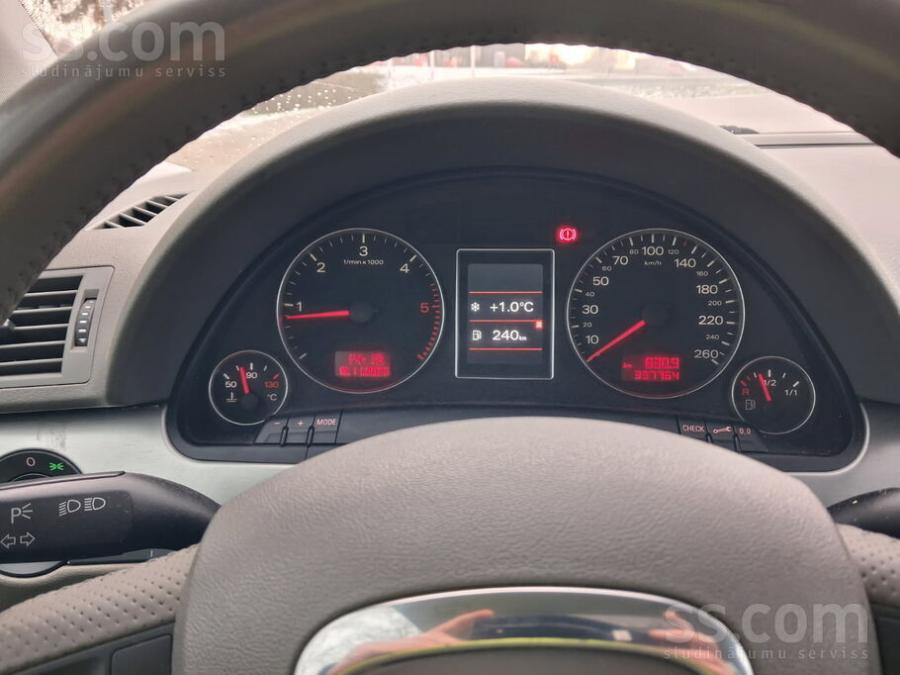 Black Audi A4 2007 in Talsi, with an engine capacity of 3.00 L and mileage of 337 thousand km for 3700 €, photo 4 on AUTOMOTO.COM.LV