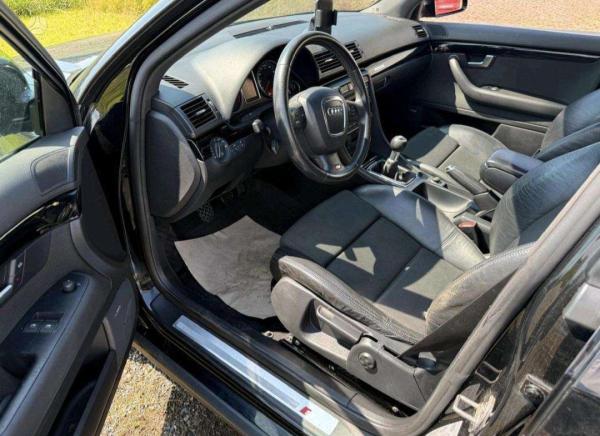 Melns Audi A4 2007 Kauņa, ar dzinēja tilpumu 1.97 L un nobraukumu 238 tūkst. km par 2800 €, foto 5 vietnē AUTOMOTO.COM.LV