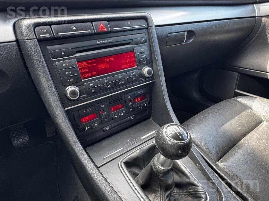 Melns Audi A4 2007 Daugavpils, ar dzinēja tilpumu 2.70 L un nobraukumu 0 tūkst. km par 2300 €, foto 14 vietnē AUTOMOTO.COM.LV