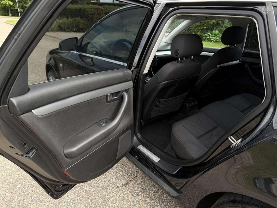 Melns Audi A4 2007 Viļņa, ar dzinēja tilpumu 1.99 L un nobraukumu 240 tūkst. km par 3200 €, foto 20 vietnē AUTOMOTO.COM.LV