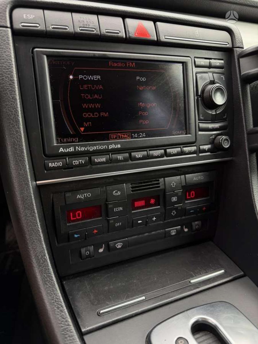 Melns Audi A4 2007 Viļņa, ar dzinēja tilpumu 1.99 L un nobraukumu 240 tūkst. km par 3200 €, foto 25 vietnē AUTOMOTO.COM.LV