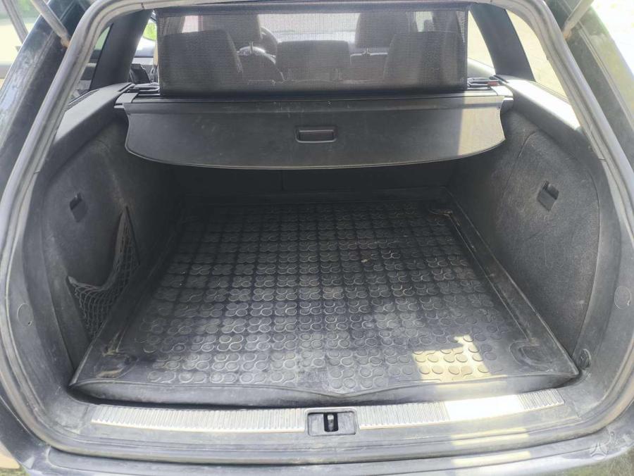 Melns Audi A4 2007 Panevēža, ar dzinēja tilpumu 1.97 L un nobraukumu 362 tūkst. km par 2200 €, foto 11 vietnē AUTOMOTO.COM.LV