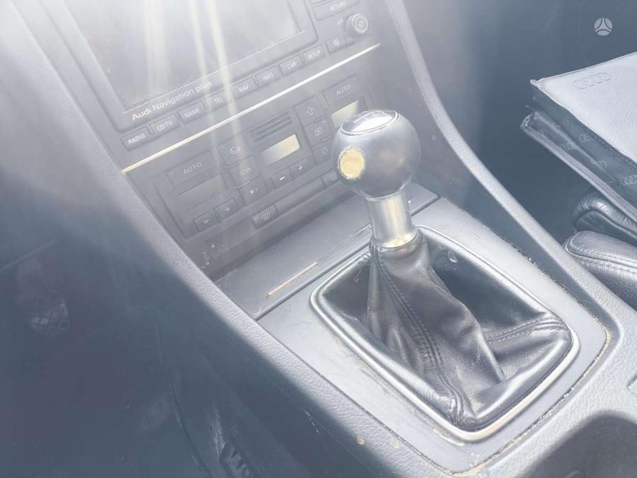 Melns Audi A4 2007 Panevēža, ar dzinēja tilpumu 1.97 L un nobraukumu 362 tūkst. km par 2200 €, foto 15 vietnē AUTOMOTO.COM.LV