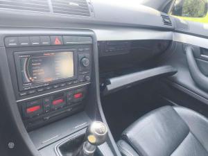 Melns Audi A4 2007 Panevēža, ar dzinēja tilpumu 1.97 L un nobraukumu 362 tūkst. km par 2200 €, foto 23 vietnē AUTOMOTO.COM.LV