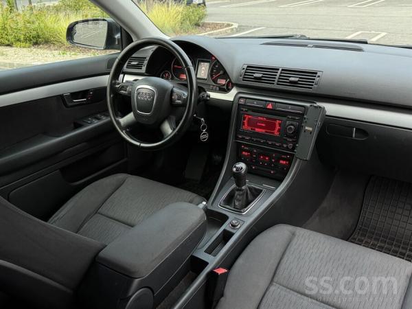 Black Audi A4 2007 in Riga, with an engine capacity of 2.00 L and mileage of 422 thousand km for 2850 €, photo 5 on AUTOMOTO.COM.LV