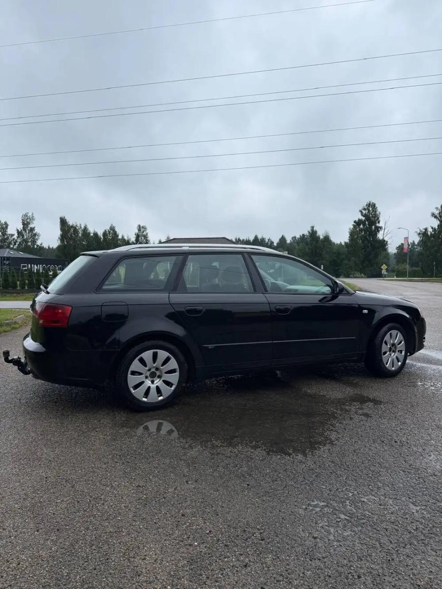 Black Audi A4 2007 in Riga, with an engine capacity of 2.00 L and mileage of 340 thousand km for 1700 €, photo 4 on AUTOMOTO.COM.LV