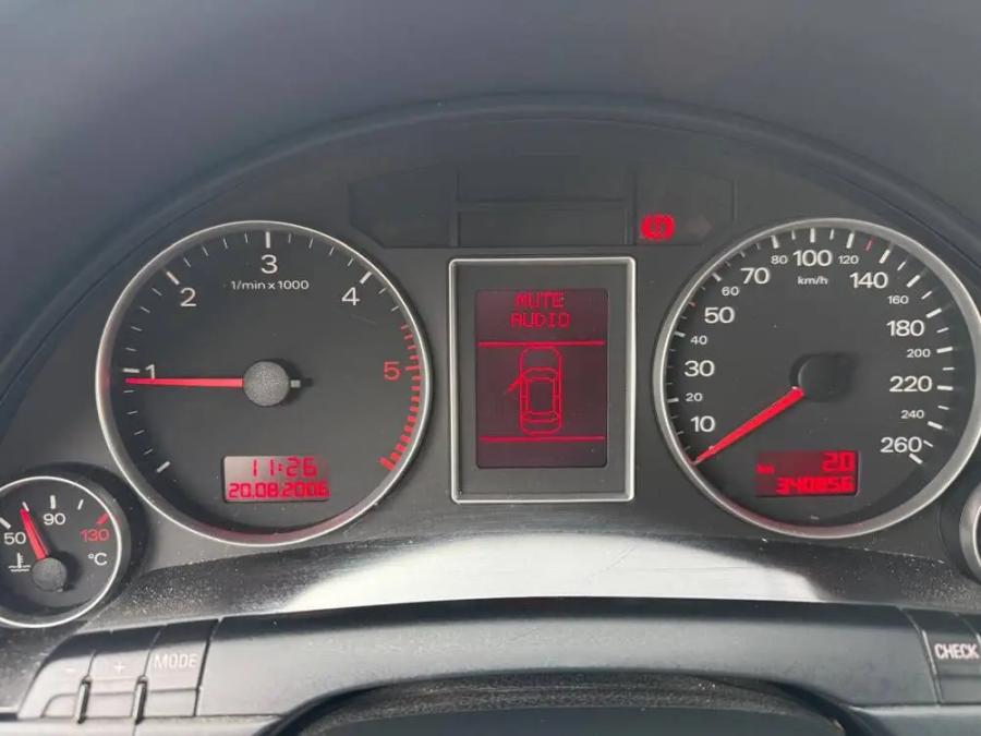 Black Audi A4 2007 in Riga, with an engine capacity of 2.00 L and mileage of 340 thousand km for 1700 €, photo 15 on AUTOMOTO.COM.LV