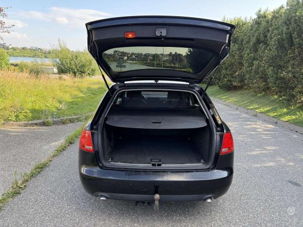 Black Audi A4 2007 in Vilnius, with an engine capacity of 2.97 L and mileage of 335 thousand km for 3250 €, photo 9 on AUTOMOTO.COM.LV