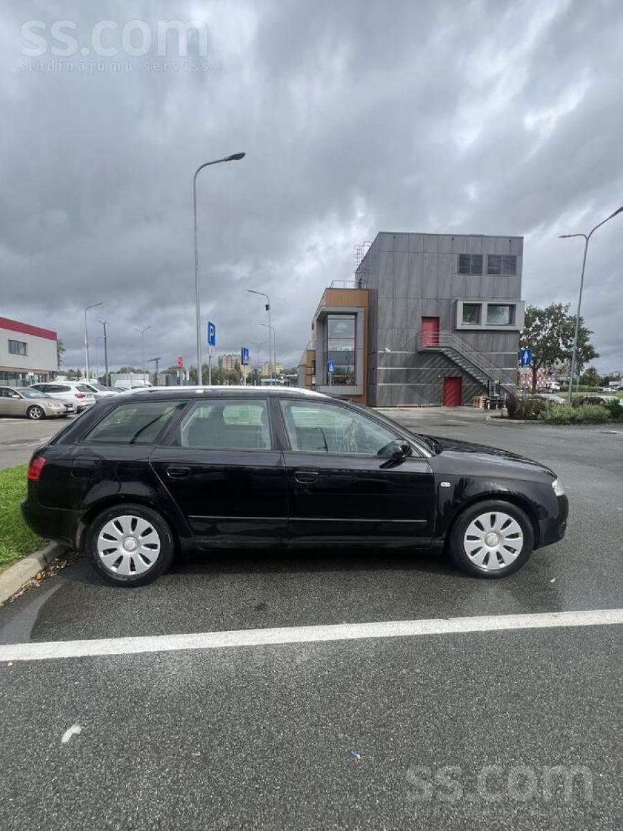 Black Audi A4 2007 in Riga, with an engine capacity of 2.00 L and mileage of 390 thousand km for 1390 €, photo 9 on AUTOMOTO.COM.LV