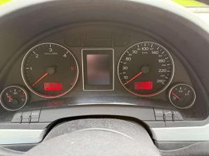 Black Audi A4 2007 in Utena, with an engine capacity of 2.00 L and mileage of 211 thousand km for 3750 €, photo 12 on AUTOMOTO.COM.LV