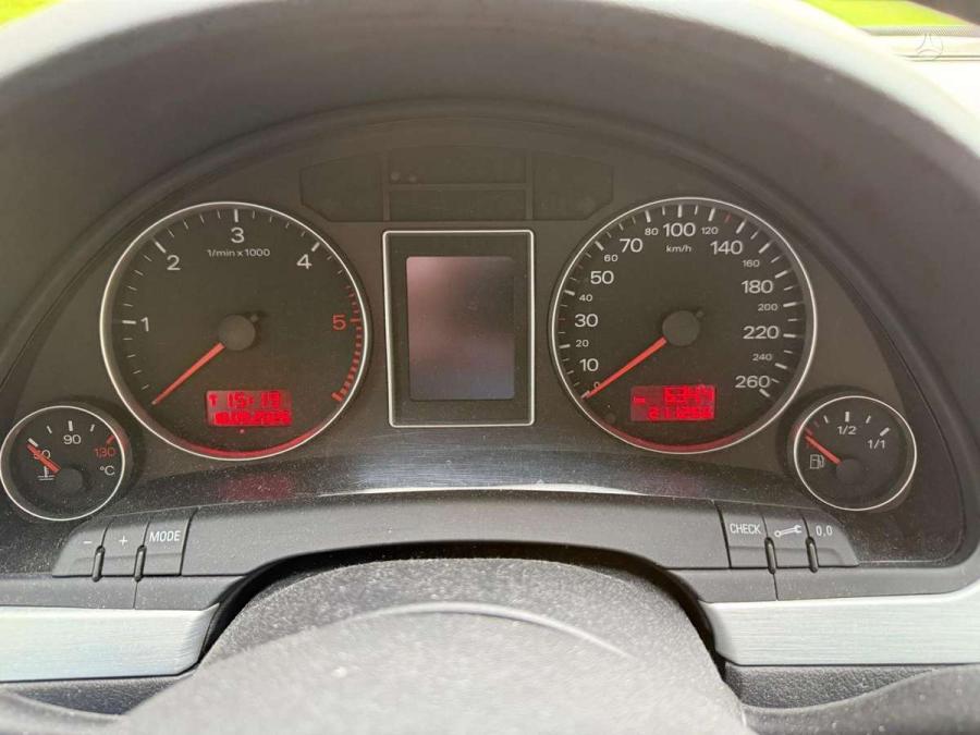 Black Audi A4 2007 in Utena, with an engine capacity of 2.00 L and mileage of 211 thousand km for 3750 €, photo 12 on AUTOMOTO.COM.LV