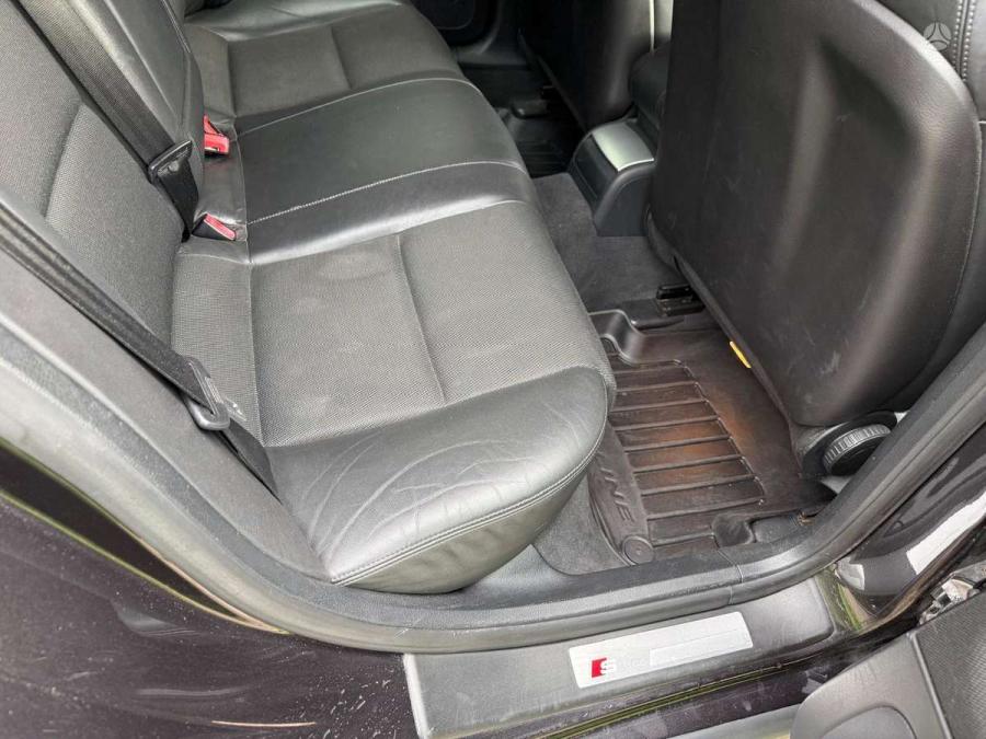 Black Audi A4 2007 in Utena, with an engine capacity of 2.00 L and mileage of 211 thousand km for 3750 €, photo 20 on AUTOMOTO.COM.LV