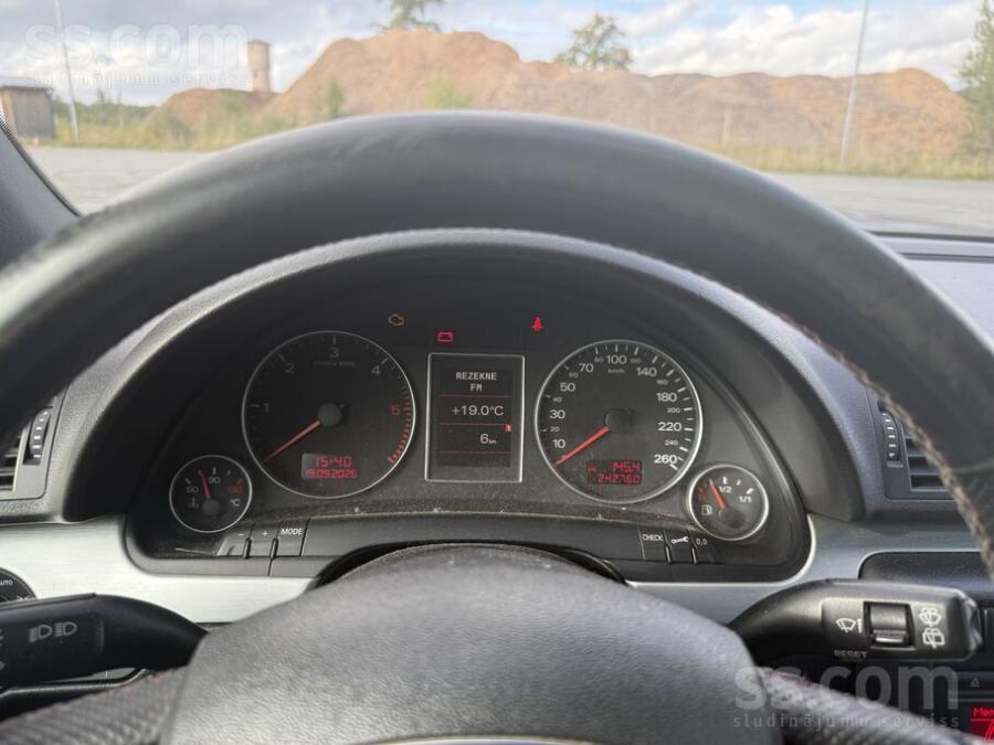 Black Audi A4 2007 in Rezekne, with an engine capacity of 2.00 L and mileage of 236 thousand km for 4200 €, photo 10 on AUTOMOTO.COM.LV