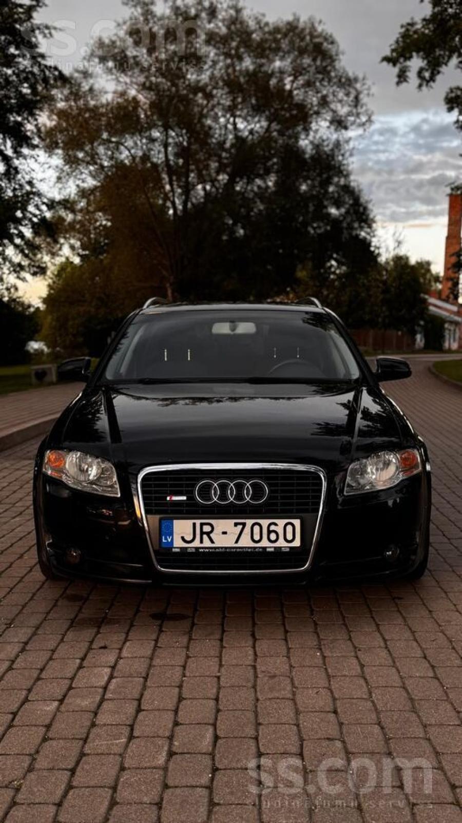 Black Audi A4 2007 in Riga, with an engine capacity of 2.00 L and mileage of 305 thousand km for 2300 €, photo 6 on AUTOMOTO.COM.LV