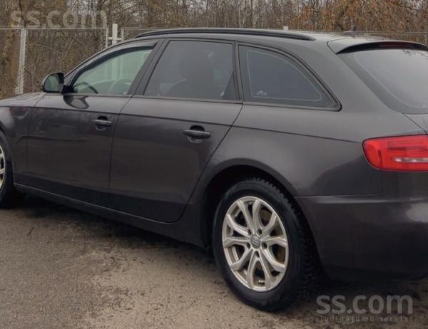 Black Audi A4 2008 in Daugavpils, with an engine capacity of 2.00 L and mileage of 332 thousand km for 4500 €, photo 5 on AUTOMOTO.COM.LV