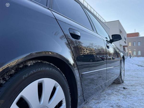 Black Audi A4 2008 in Kaisiadorys, with an engine capacity of 1.99 L and mileage of 287 thousand km for 3350 €, photo 8 on AUTOMOTO.COM.LV