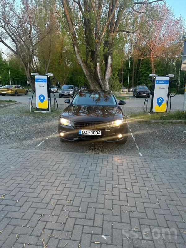 Black Audi A4 2008 in Liepaja, with an engine capacity of 1.80 L and mileage of 313 thousand km for 4550 €, photo 5 on AUTOMOTO.COM.LV