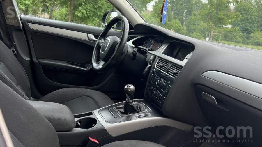 Black Audi A4 2008 in Riga, with an engine capacity of 2.00 L and mileage of 333 thousand km for 4250 €, photo 29 on AUTOMOTO.COM.LV