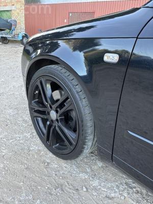 Black Audi A4 2008 in Riga, with an engine capacity of 2.00 L and mileage of 305 thousand km for 4090 €, photo 15 on AUTOMOTO.COM.LV