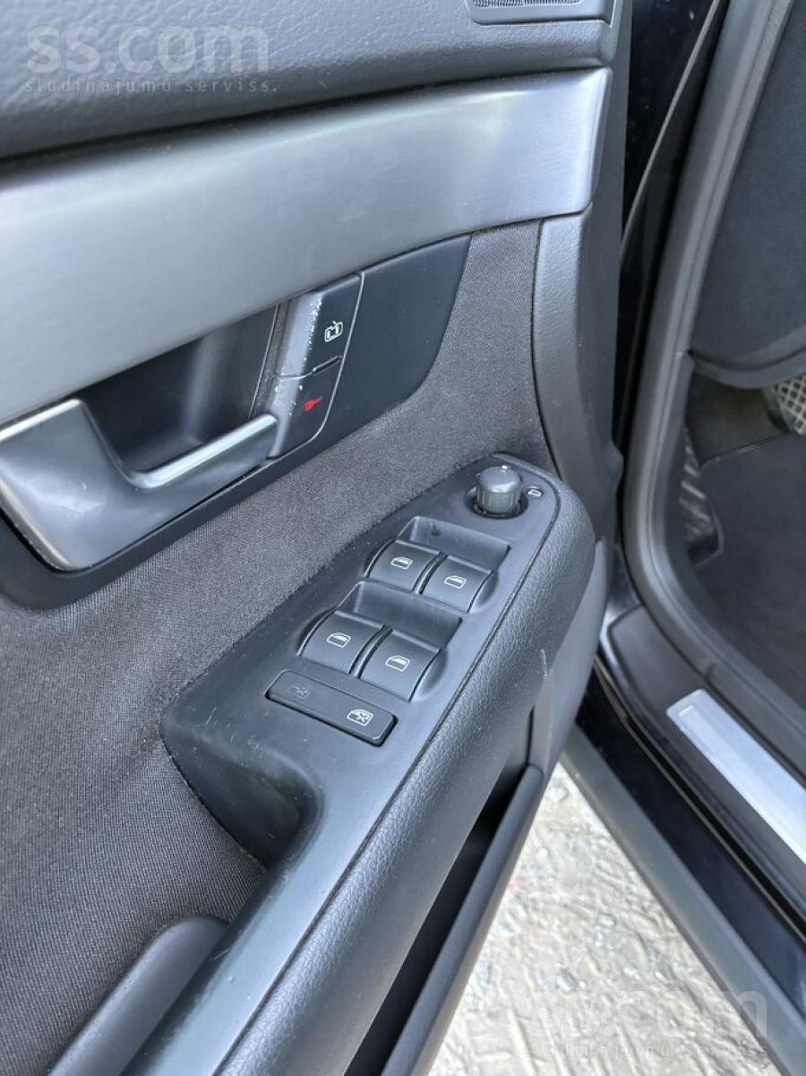 Black Audi A4 2008 in Riga, with an engine capacity of 2.00 L and mileage of 305 thousand km for 4090 €, photo 23 on AUTOMOTO.COM.LV
