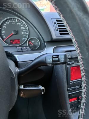 Black Audi A4 2008 in Riga, with an engine capacity of 2.00 L and mileage of 305 thousand km for 4090 €, photo 26 on AUTOMOTO.COM.LV