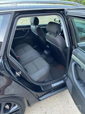 Black Audi A4 2008 in Riga, with an engine capacity of 2.00 L and mileage of 305 thousand km for 4090 €, photo 28 on AUTOMOTO.COM.LV