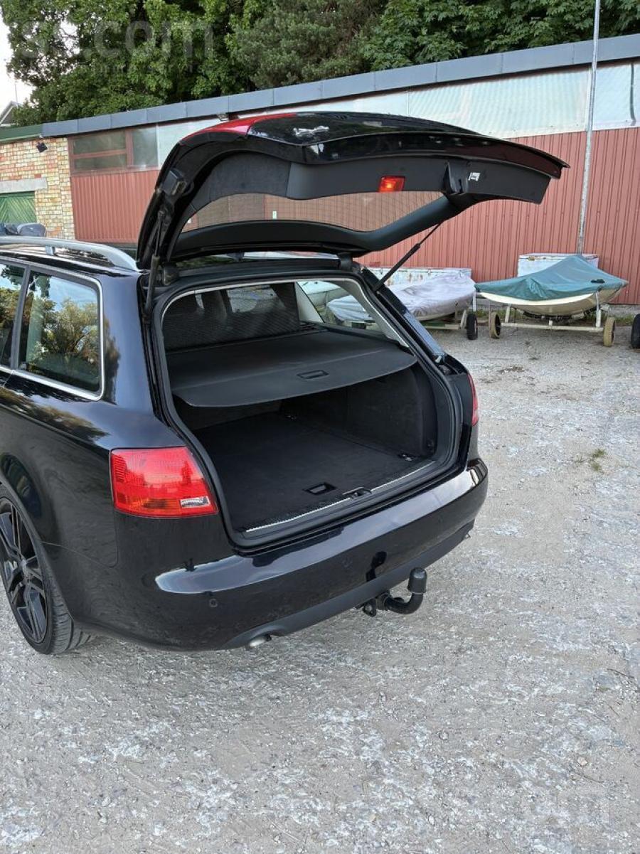 Black Audi A4 2008 in Riga, with an engine capacity of 2.00 L and mileage of 305 thousand km for 4090 €, photo 29 on AUTOMOTO.COM.LV