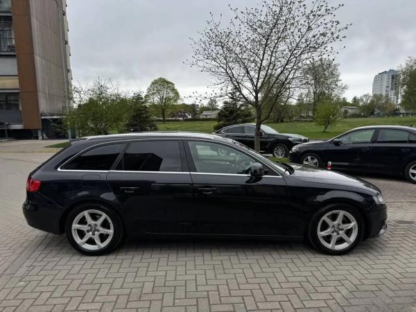 Black Audi A4 2008 in Riga, with an engine capacity of 2.00 L and mileage of 376 thousand km for 4690 €, photo 2 on AUTOMOTO.COM.LV