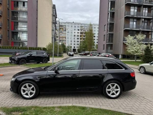 Black Audi A4 2008 in Riga, with an engine capacity of 2.00 L and mileage of 376 thousand km for 4690 €, photo 3 on AUTOMOTO.COM.LV