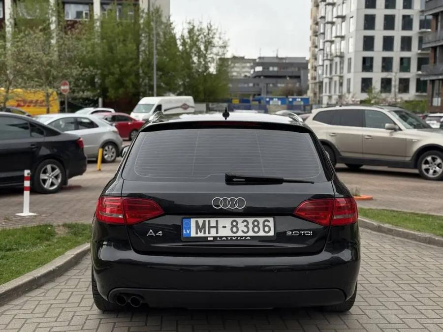 Black Audi A4 2008 in Riga, with an engine capacity of 2.00 L and mileage of 376 thousand km for 4690 €, photo 5 on AUTOMOTO.COM.LV