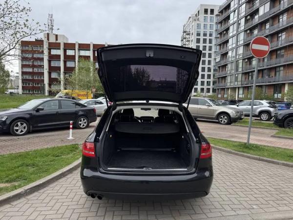 Black Audi A4 2008 in Riga, with an engine capacity of 2.00 L and mileage of 376 thousand km for 4690 €, photo 5 on AUTOMOTO.COM.LV