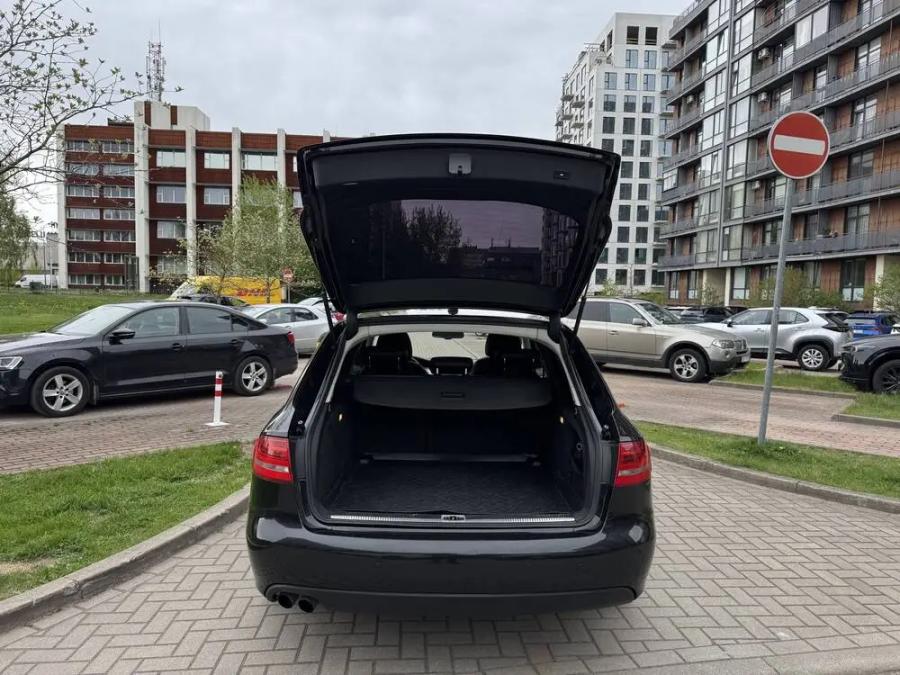 Black Audi A4 2008 in Riga, with an engine capacity of 2.00 L and mileage of 376 thousand km for 4690 €, photo 6 on AUTOMOTO.COM.LV