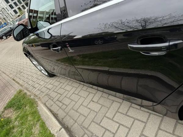 Black Audi A4 2008 in Riga, with an engine capacity of 2.00 L and mileage of 376 thousand km for 4690 €, photo 6 on AUTOMOTO.COM.LV
